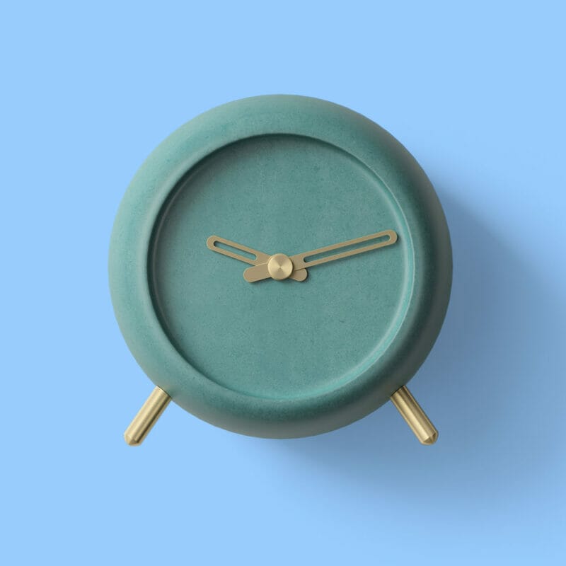 Free Round Table Clock Mockup PSD » CSS Author