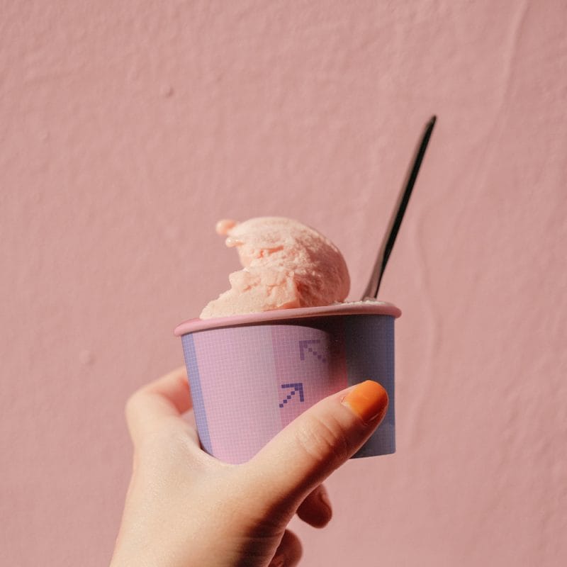 Free Gelato Cup Mockup PSD