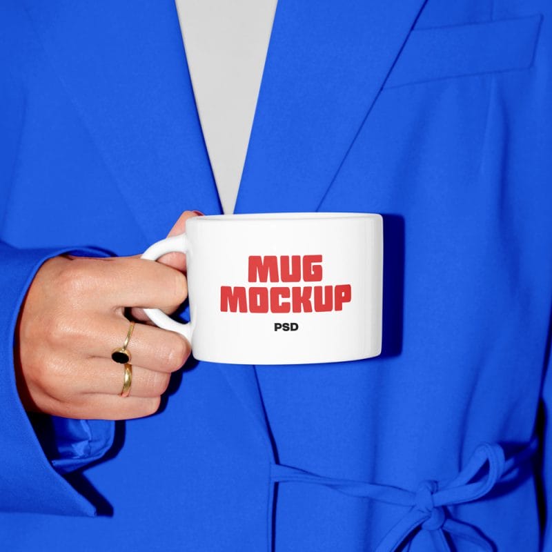 Free Mug With Bathrobe Mockup PSD
